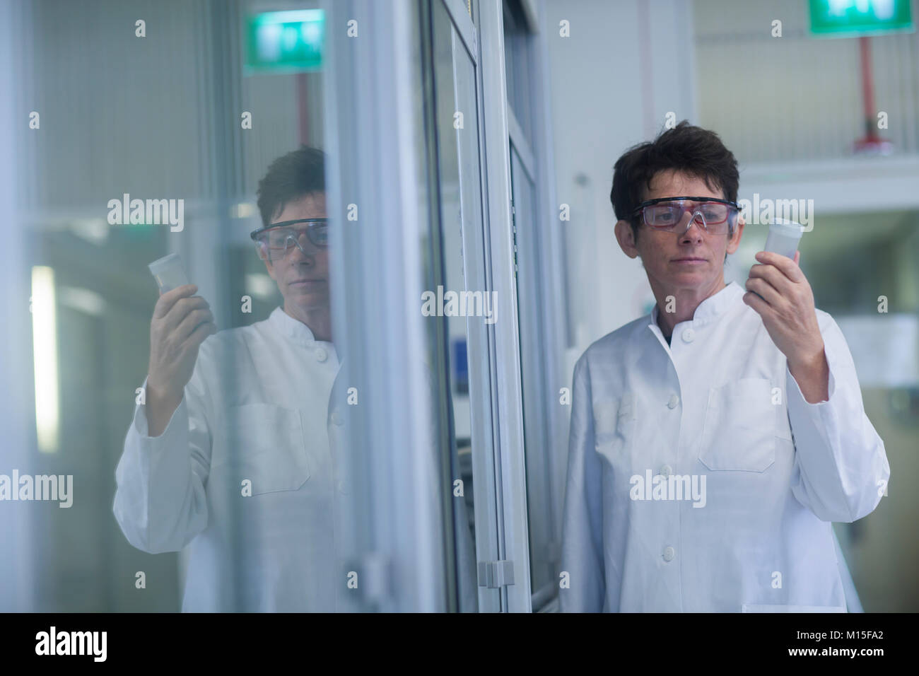 Pharmaceutical laboratory Banque de photographies et d’images à haute ...