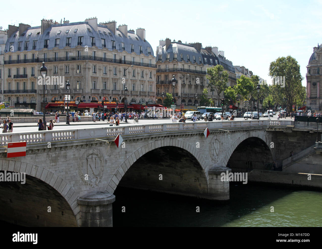 Paris by the pont saint michel Banque de photographies et d’images à ...