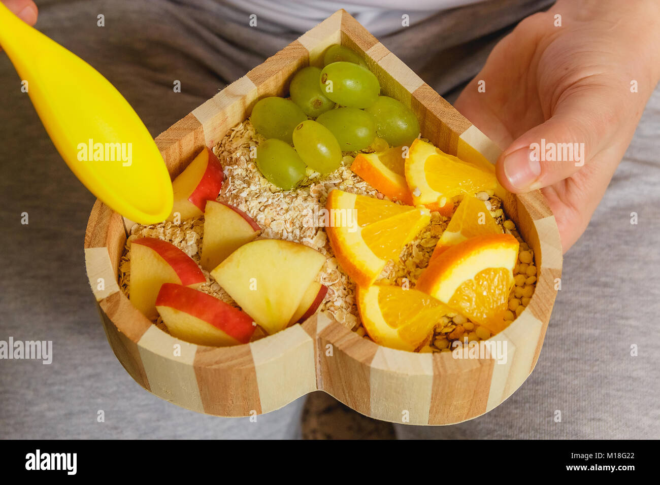 Plante femelle aux fruits rouges Banque de photographies et d’images à ...