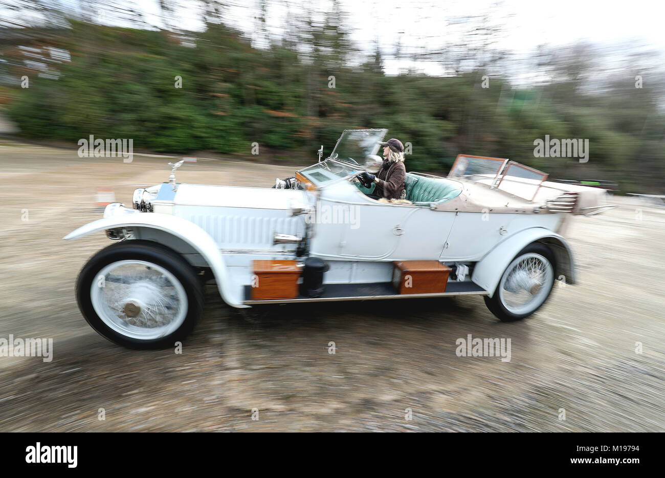 Katie Forrest, 32 ans, de Guildford, participe à son Roll-Royce Silver ...