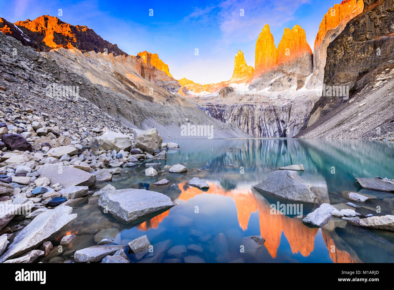 Torres del Paine, Chili - Laguna Torres, célèbre monument de la ...