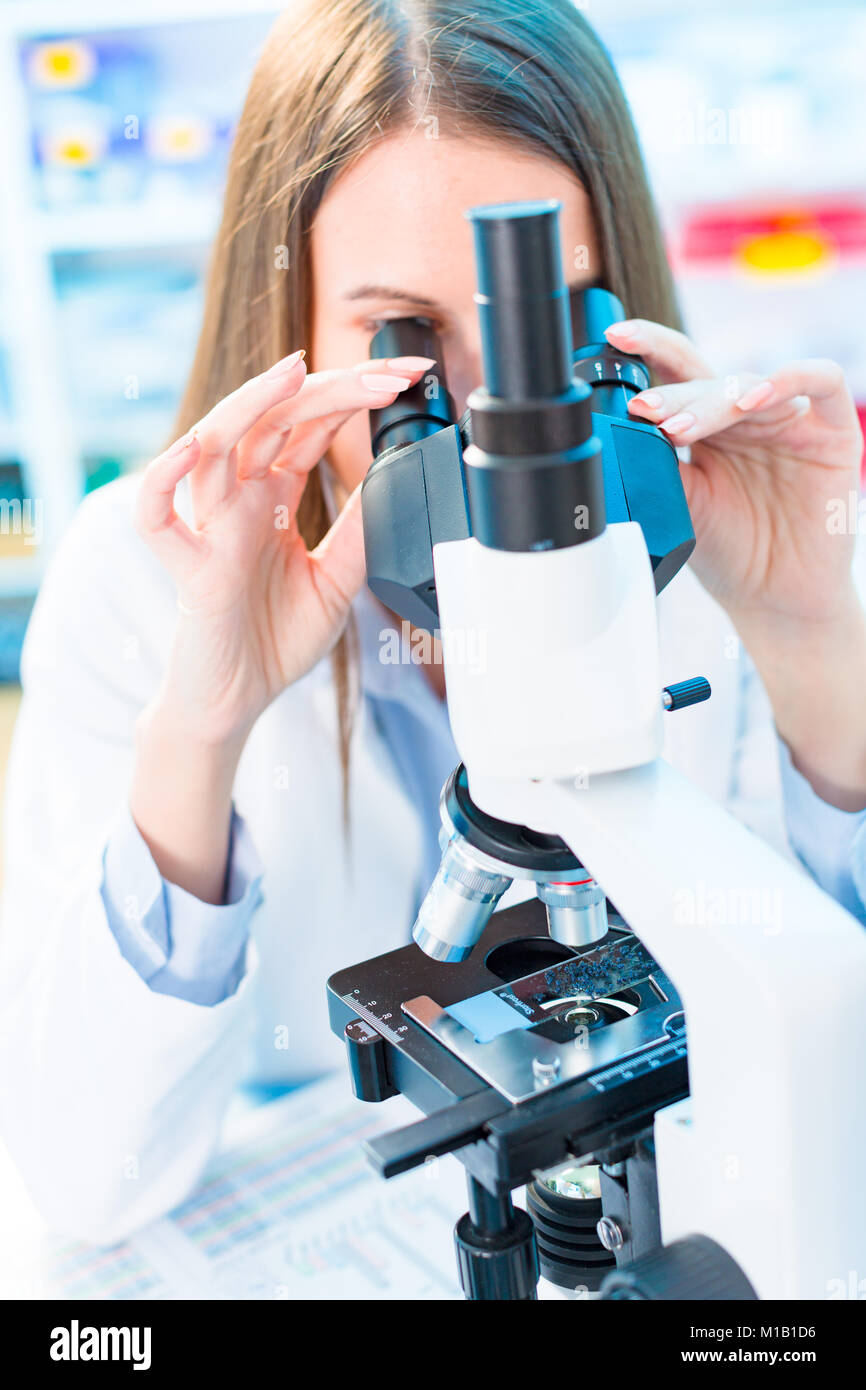 Microscope fish Banque de photographies et d’images à haute résolution ...