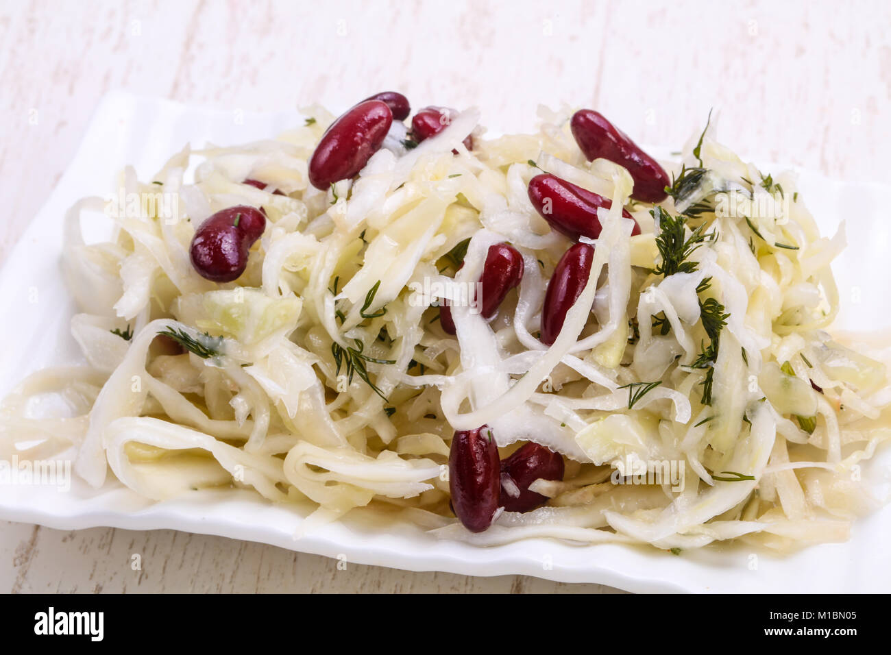 Choucroute chou fermenté traditionnel dans le bol Photo Stock - Alamy
