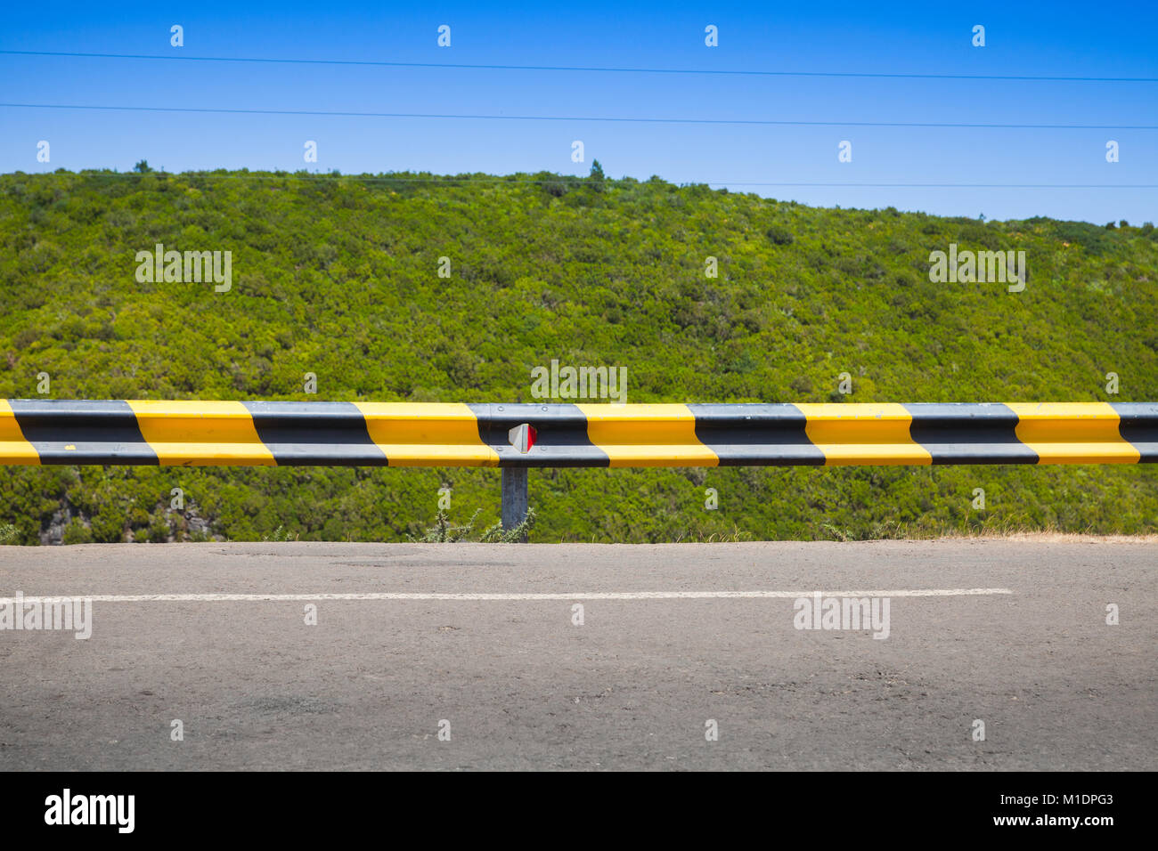 Highway barrier Banque de photographies et d’images à haute résolution ...