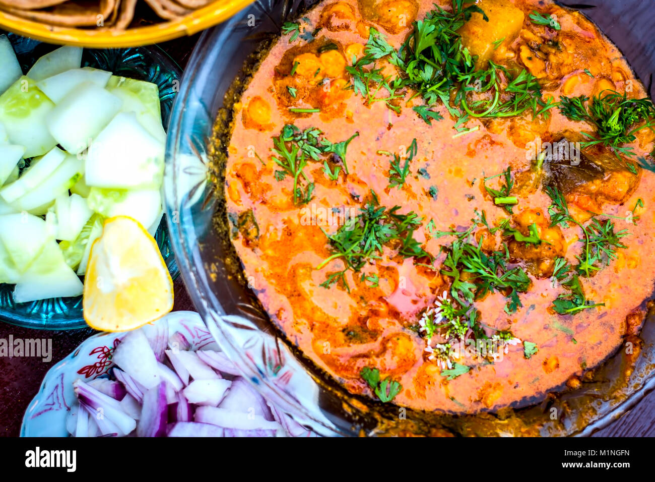 Close up de Dal Makhani un repas indien pour le déjeuner avec des ...