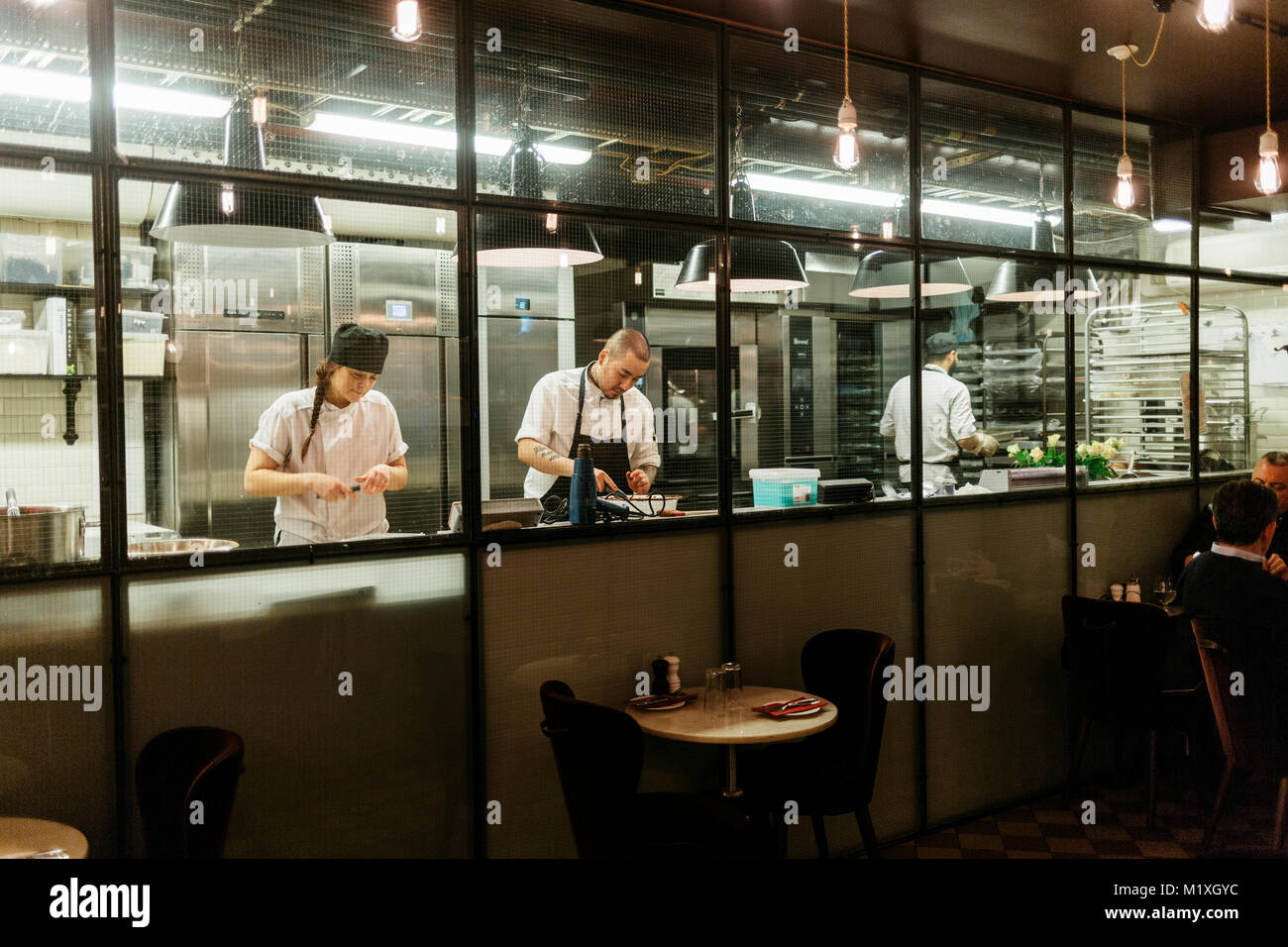 Chefs de cuisine Banque de photographies et d’images à haute résolution ...