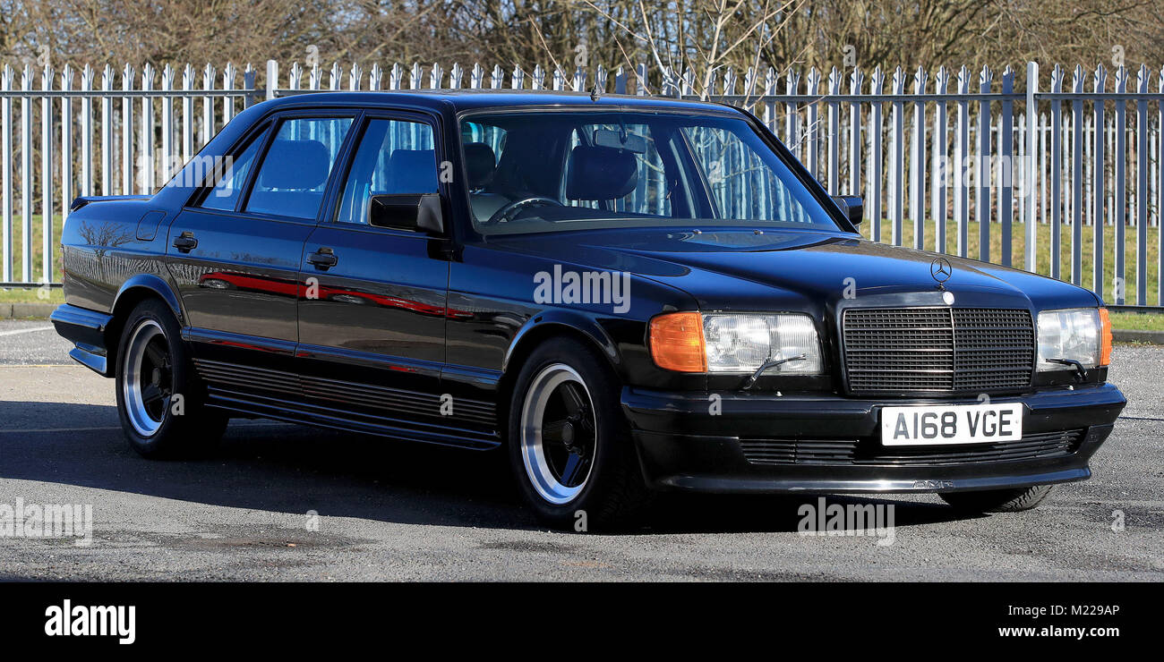 Une Mercedes Benz AM, une fois possédée par George Harrison, qui est ...