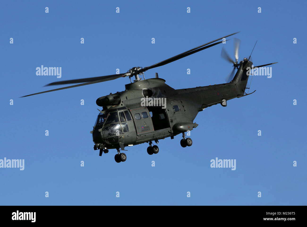 Puma helicopter raf Banque de photographies et d’images à haute ...