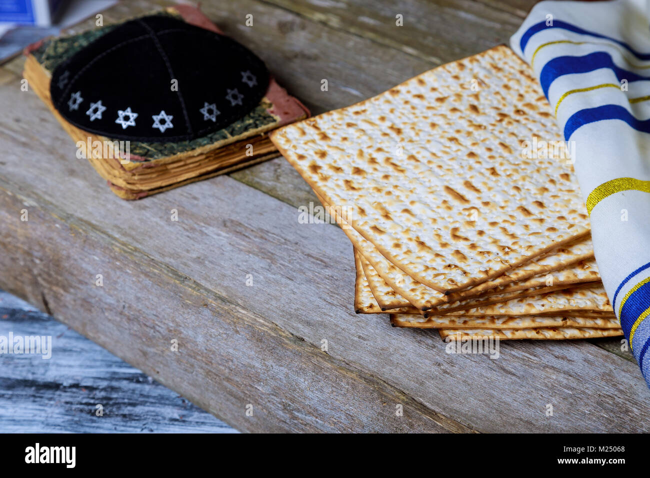 Matzoh pain azyme de la pâque juive La Pâque Pâque Photo Stock - Alamy