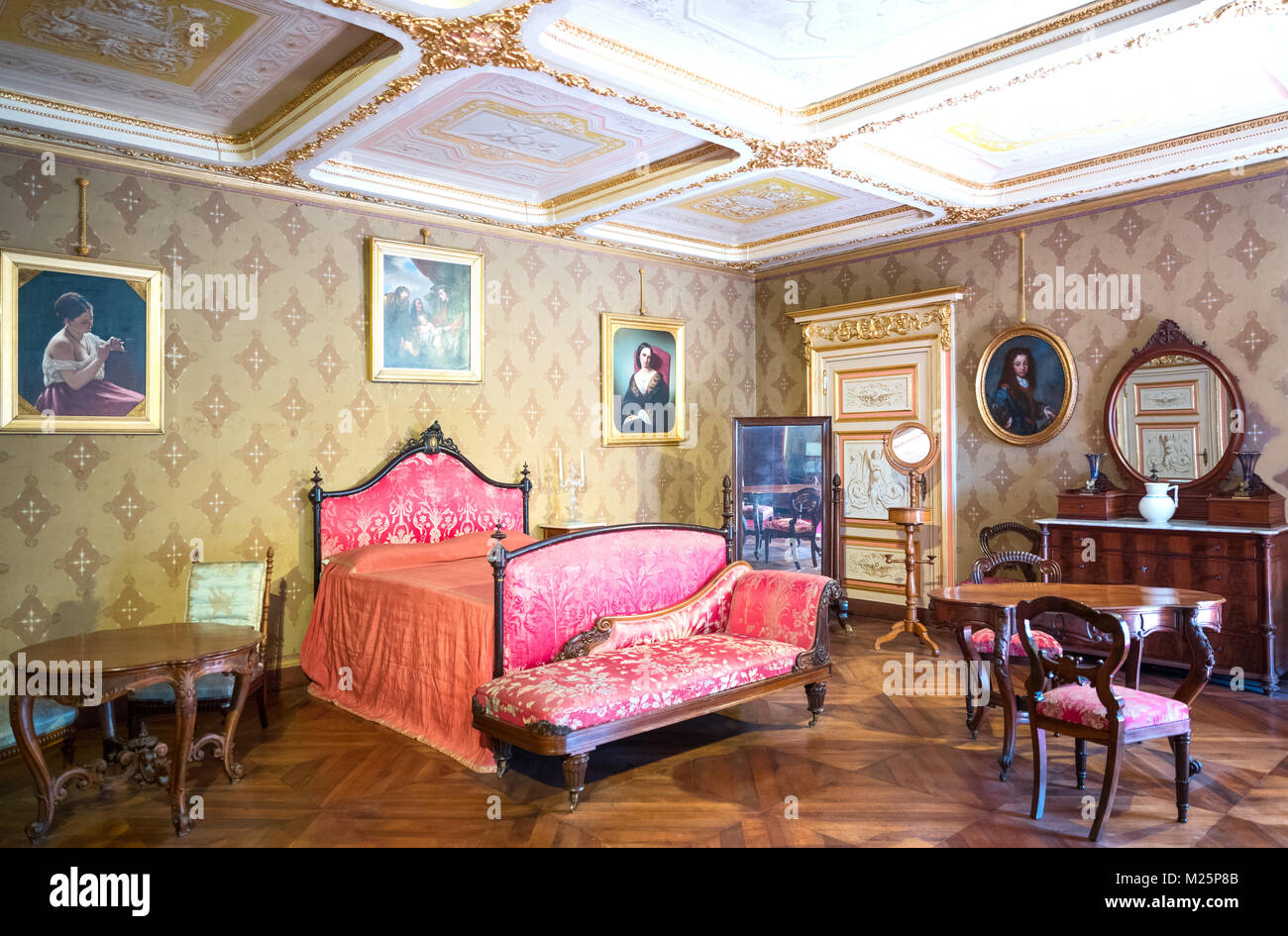 Chambre royale au château royal Banque de photographies et d’images à ...