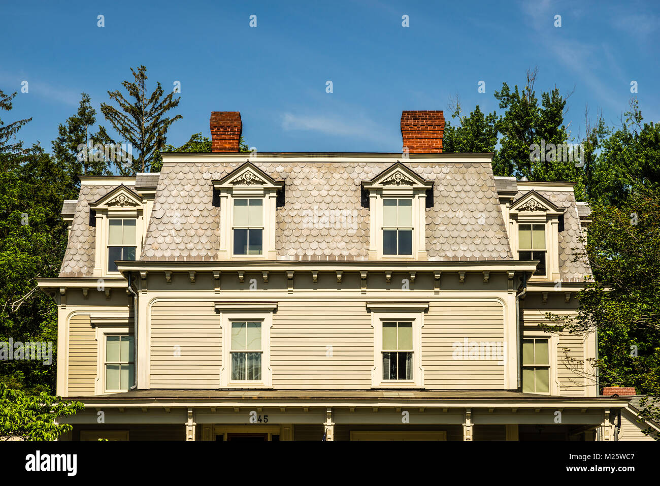 French Mansard Roof Banque d'image et photos - Alamy