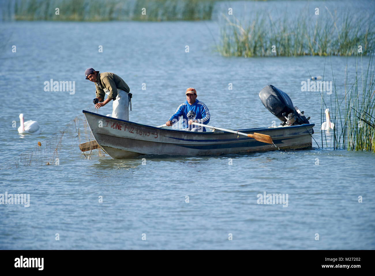 Au travail des pêcheurs sur le lac de Chapala, Ajijic, Jalisco, Mexique ...