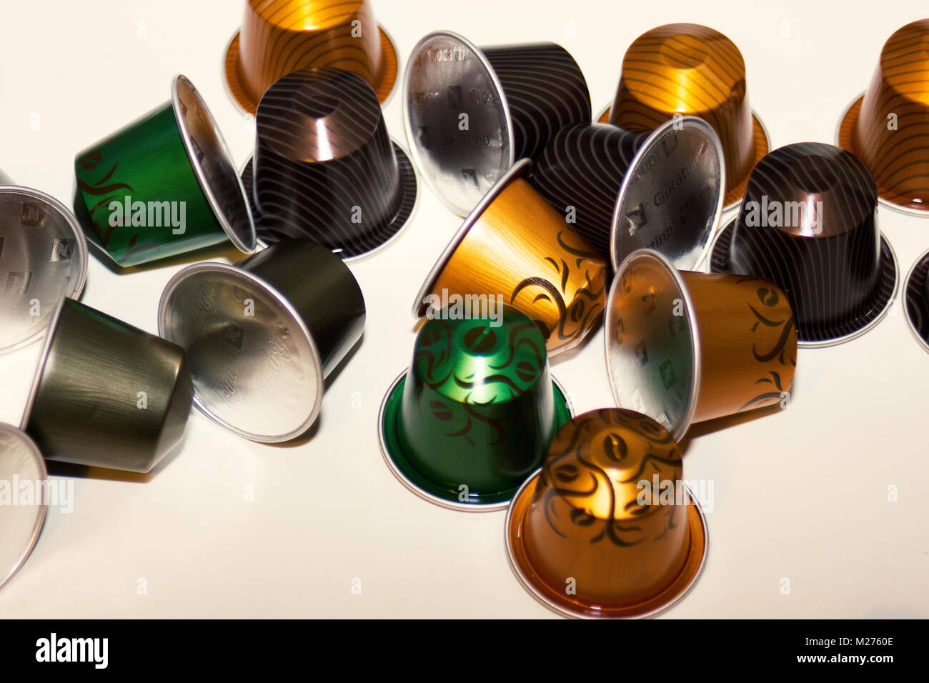 Divers nouveaux 'limited edition' dosettes nespresso colorés/ capsules ...
