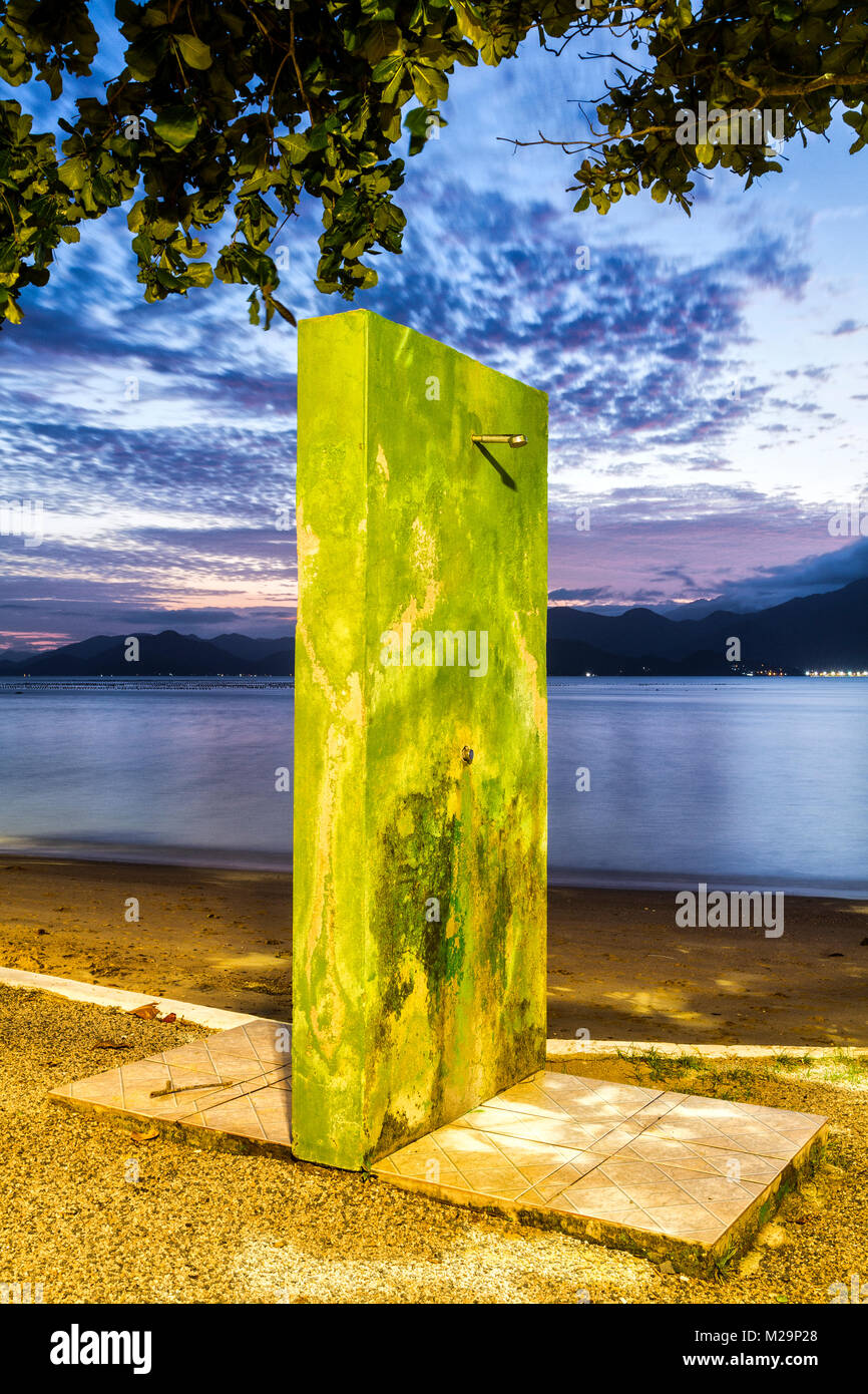 Douche commune Banque de photographies et d’images à haute résolution ...