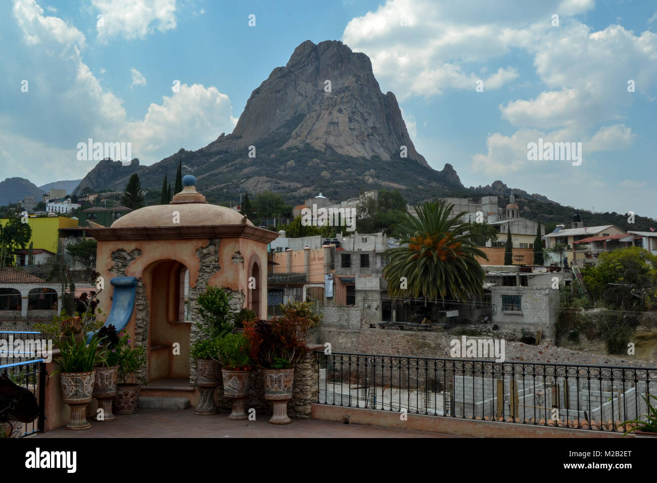 Rocher de pena de bernal Banque de photographies et d’images à haute ...