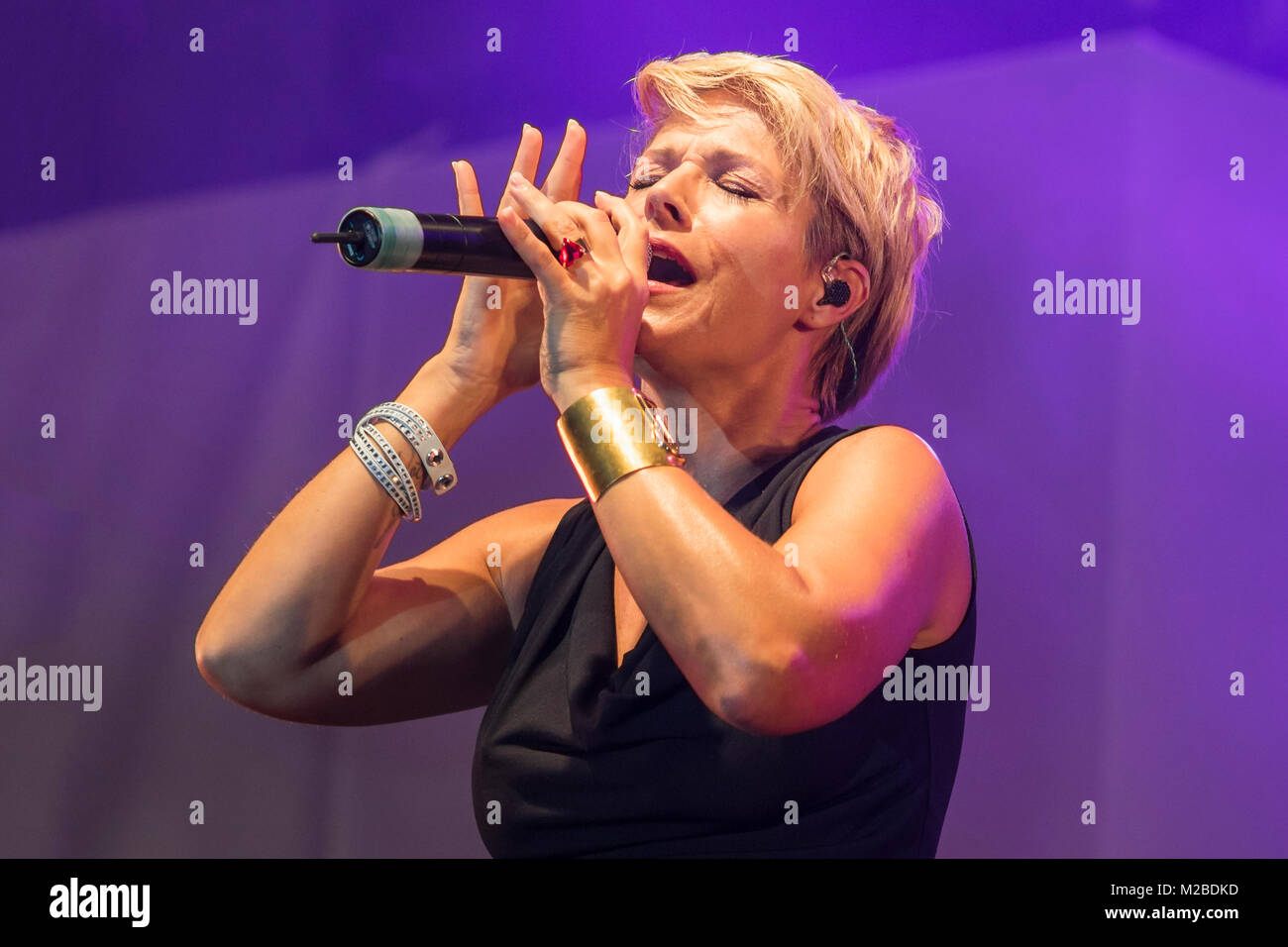 Tanja hewer Banque de photographies et d’images à haute résolution - Alamy