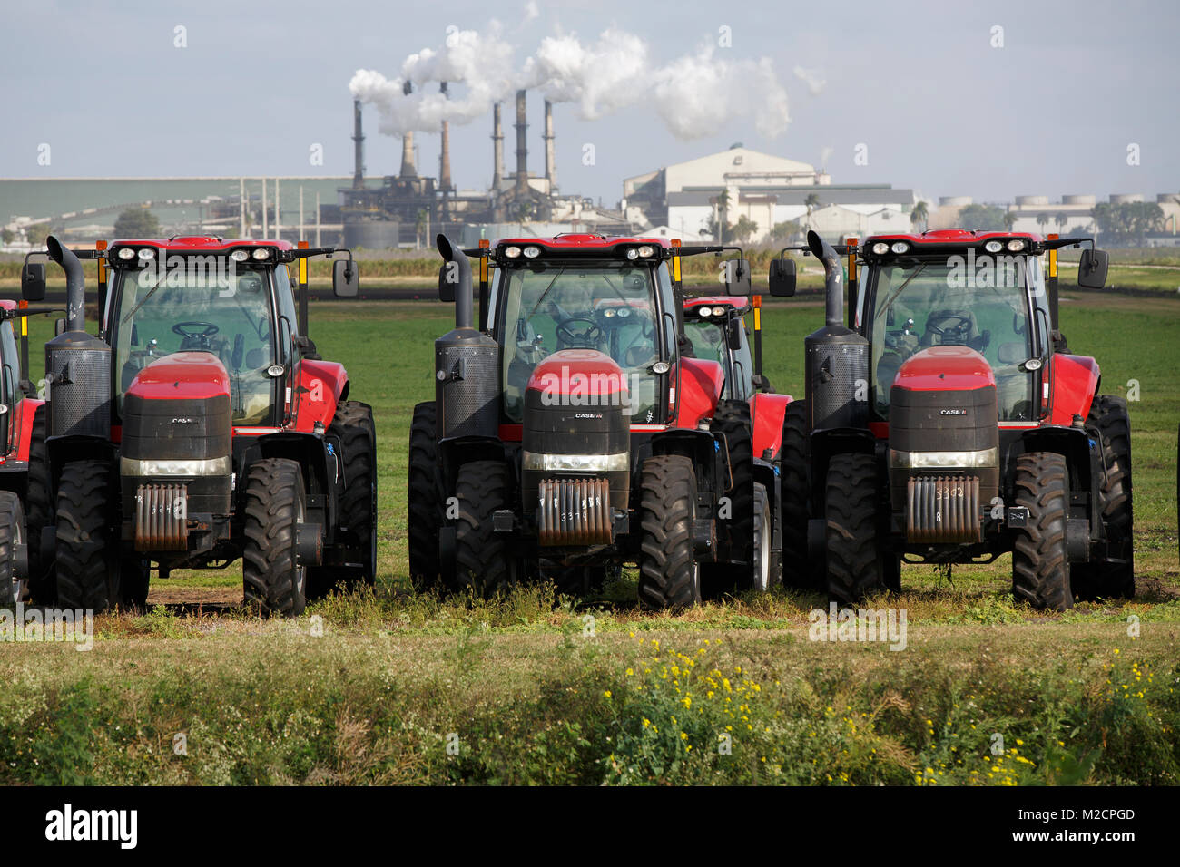 L'usine de raffinage du sucre et les tracteurs, les Everglades de ...