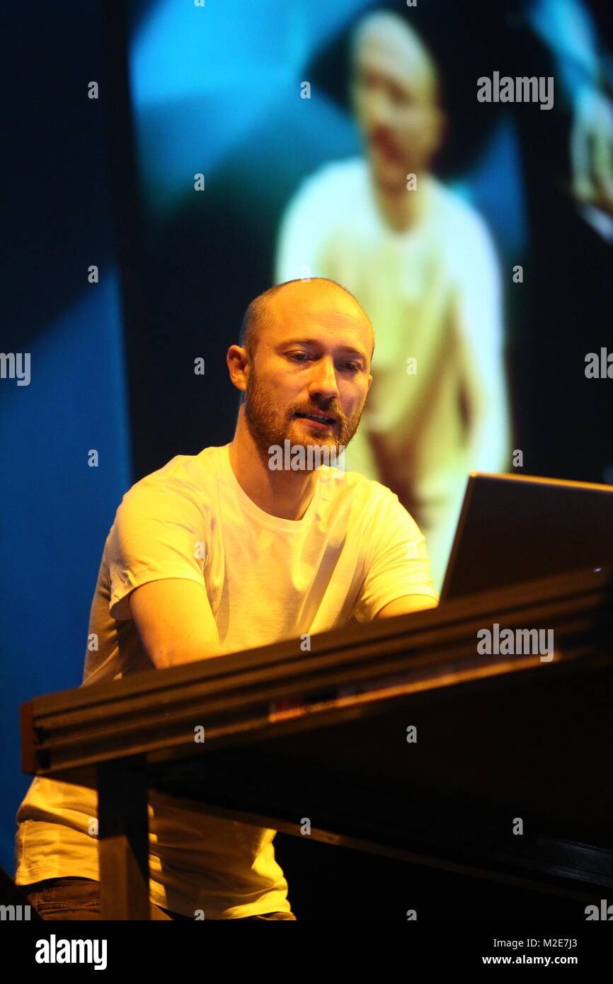 Paul kalkbrenner Banque de photographies et d’images à haute résolution ...