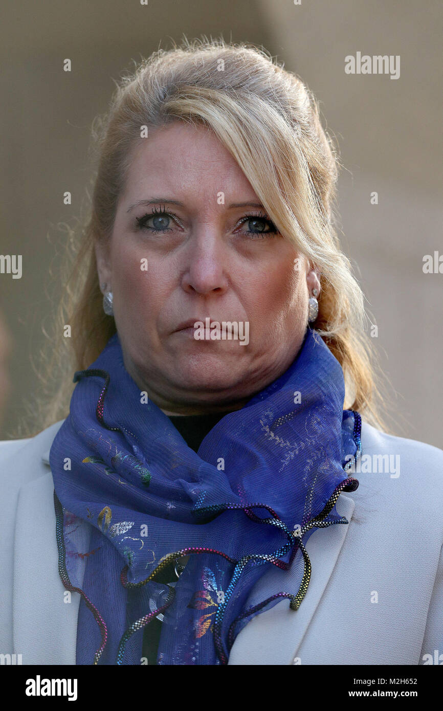 Denise Fergus, la mère de l'enfant assassiné James Bulger, l'extérieur de l'Old Bailey à Londres ...