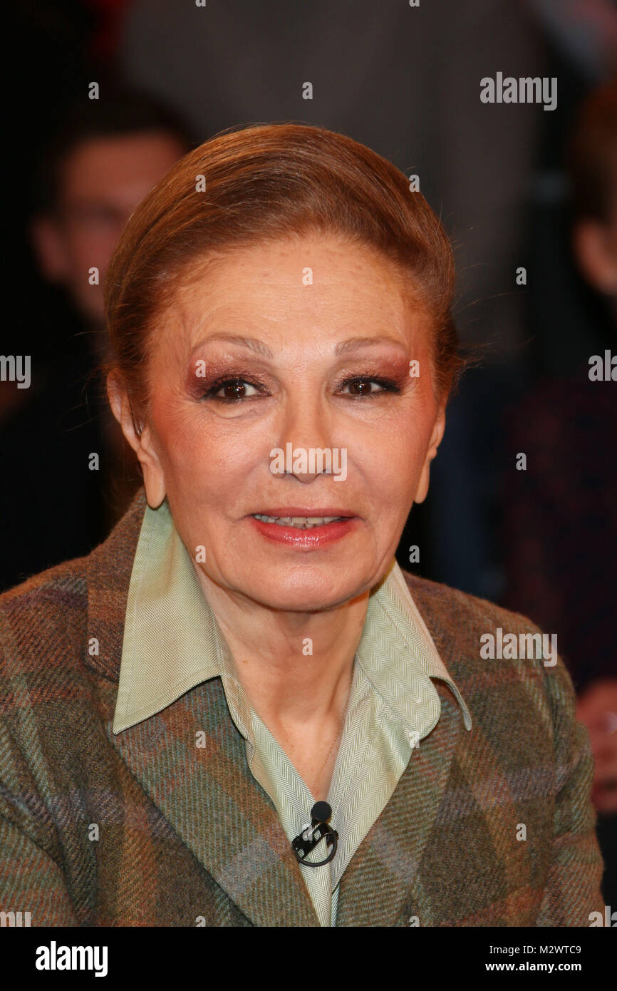 Farah diba pahlavi Banque de photographies et d’images à haute ...
