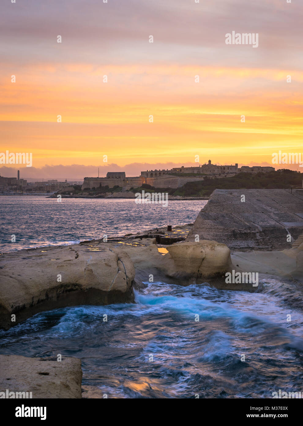 Fort sliema Banque de photographies et d’images à haute résolution - Alamy