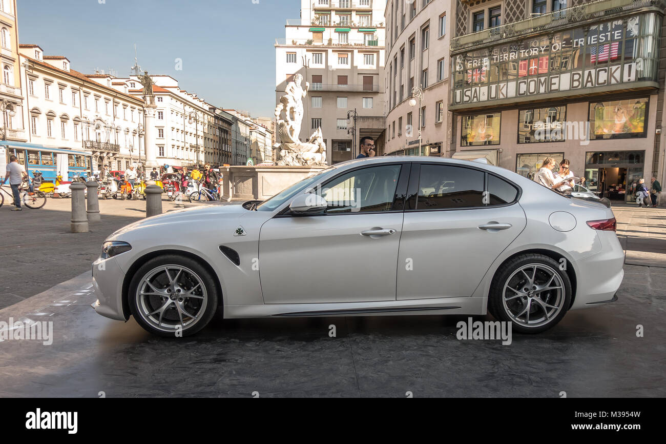 Trieste, Italie-Mars 31, 2017: Salita dei Campioni AutoShow, Alfa Romeo ...
