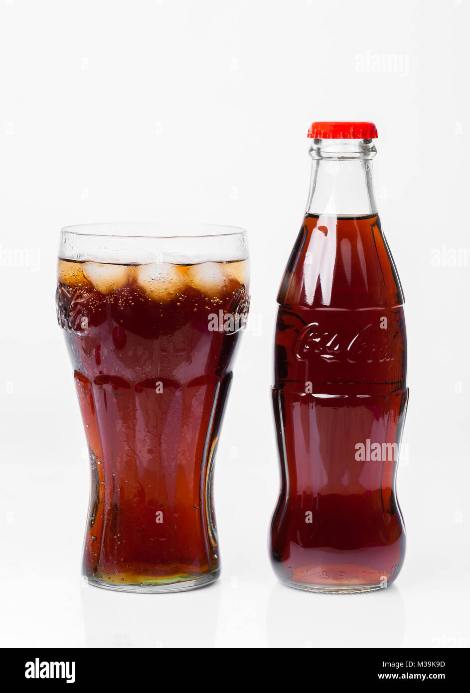 Bouchon de bouteille pepsi bouchon de bouteille coca cola Banque de ...