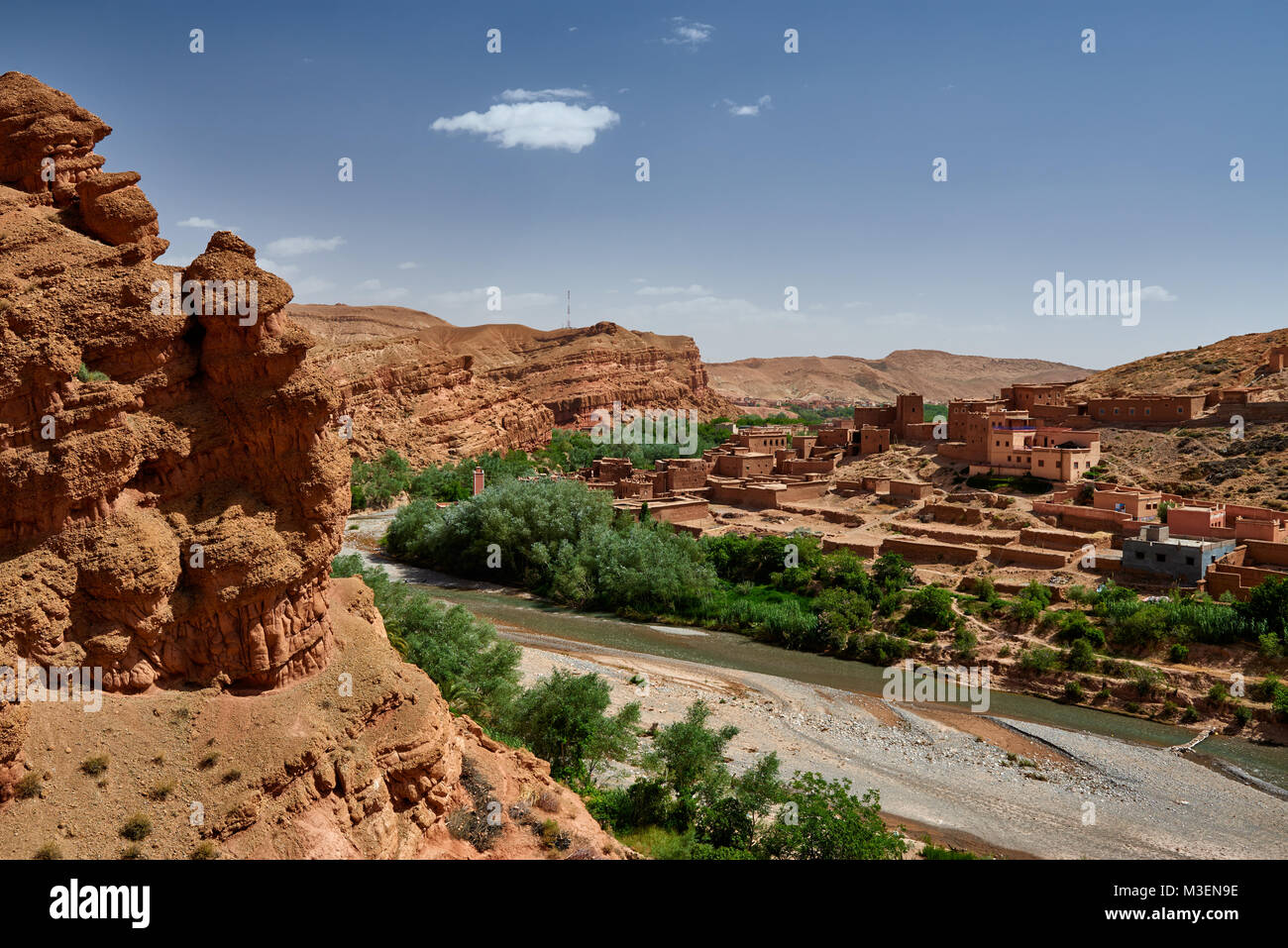 Vallée des roses, maroc Banque de photographies et d’images à haute ...
