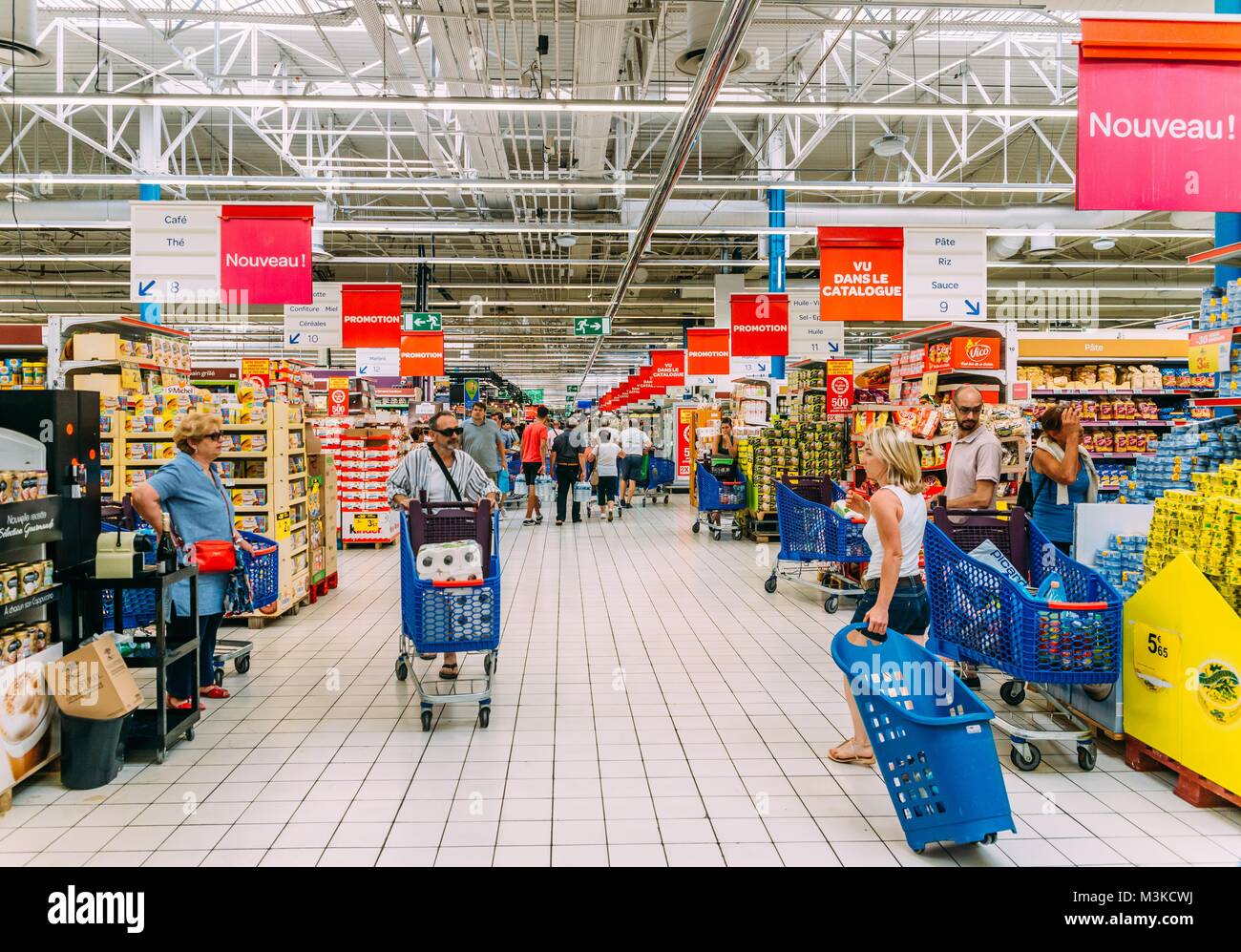 Carrefour france Banque de photographies et d’images à haute résolution ...