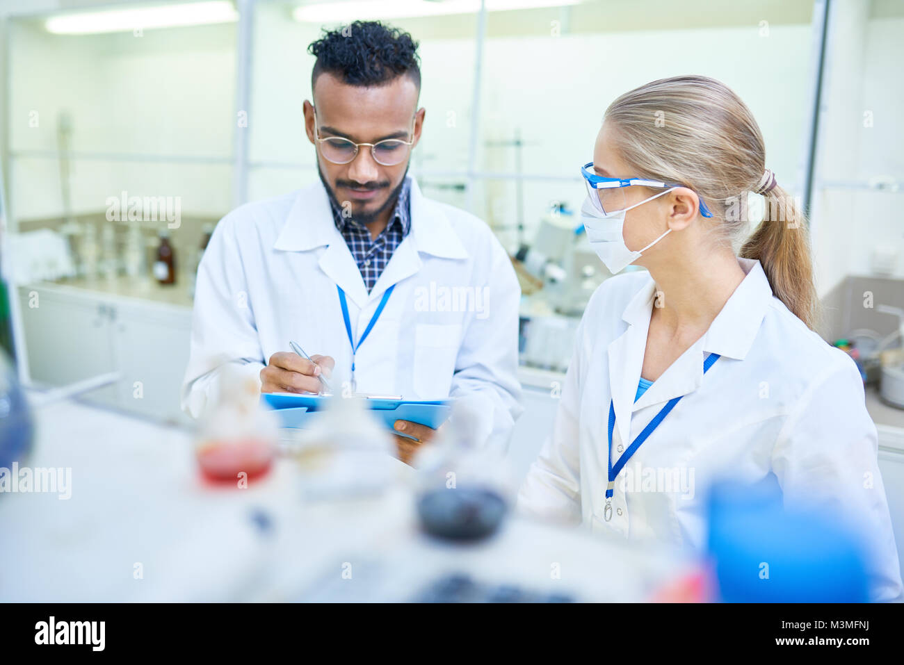 Chercheurs scientifiques Banque de photographies et d’images à haute ...