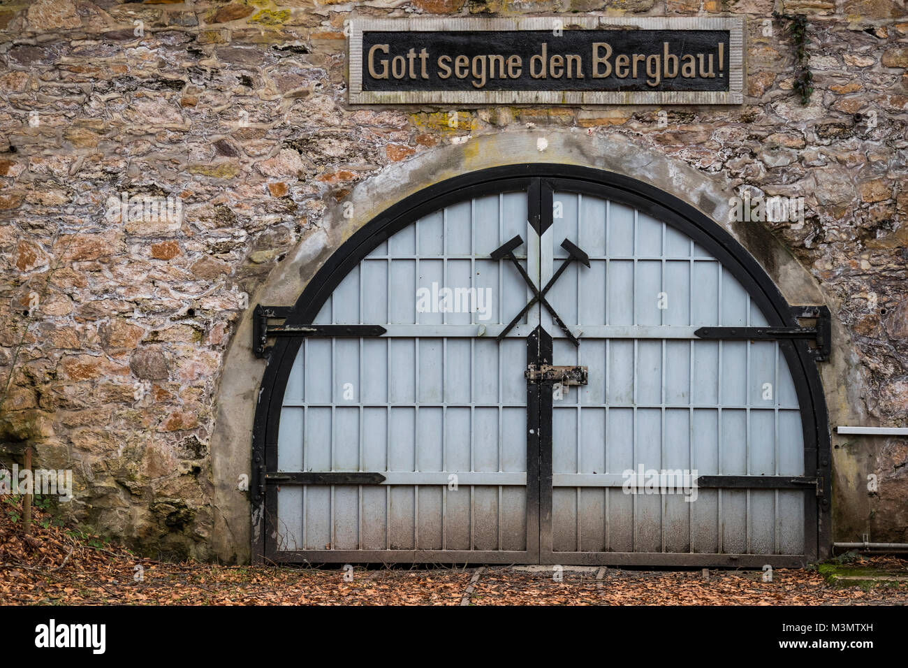 Entrée de la mine, gate, l'étiquetage Gott segne den Bergbau, Dieu ...