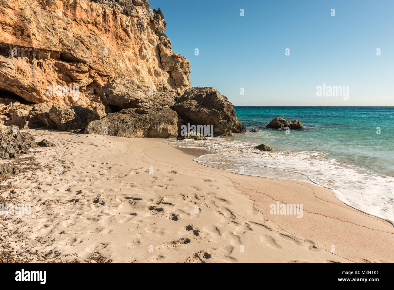 Cala falco cove Banque de photographies et d’images à haute résolution ...