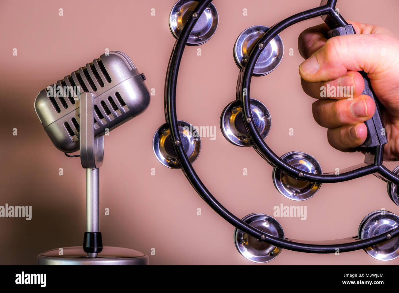 Metal jingles Banque de photographies et d’images à haute résolution ...