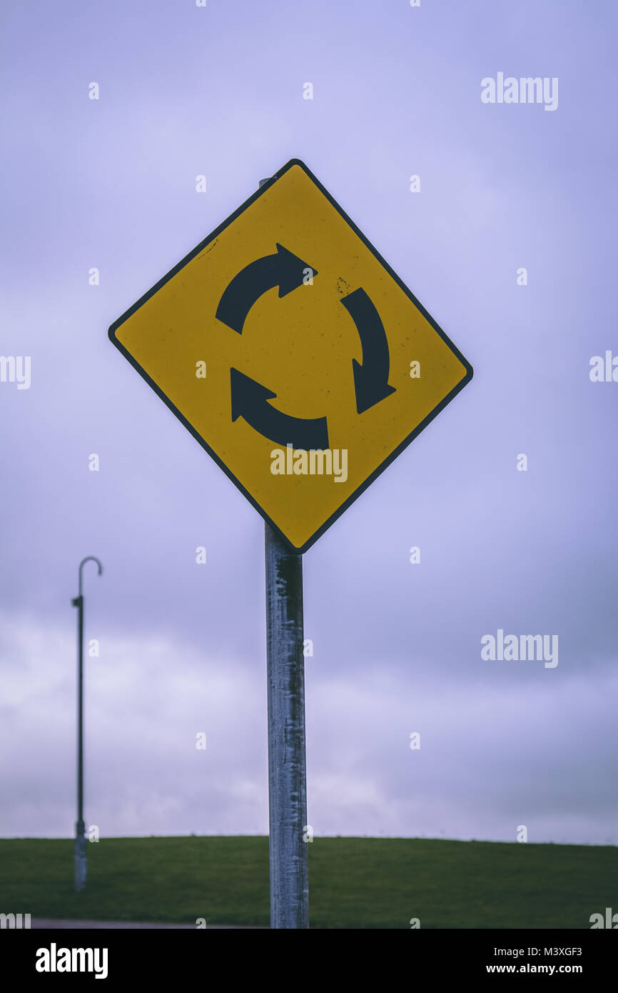 Panneau De Signalisation Rond Point Banque d'image et photos - Alamy