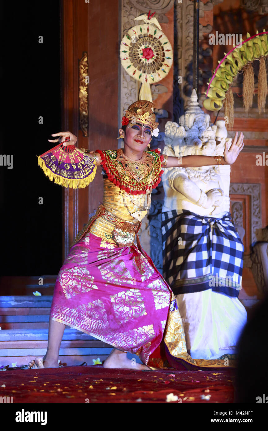 Legong dance Banque de photographies et d’images à haute résolution - Alamy