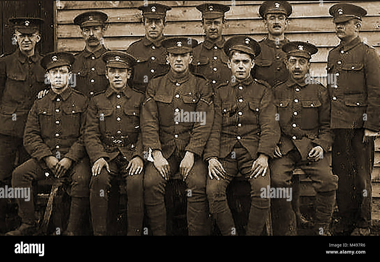 La PREMIÈRE GUERRE MONDIALE - un groupe de Northumberland Fusiliers ...