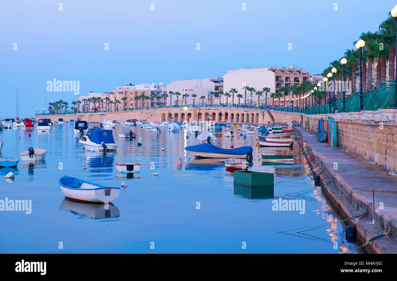 Marsaskala bay Banque de photographies et d’images à haute résolution ...