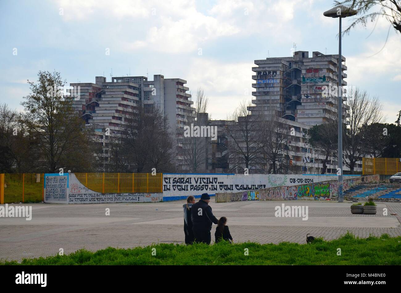 Scampia architecture Banque de photographies et d’images à haute ...