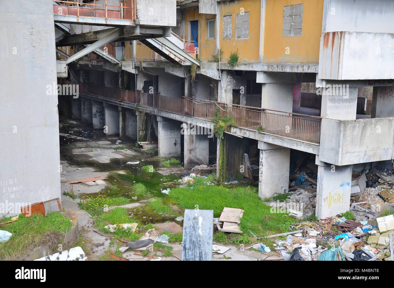 Scampia architecture Banque de photographies et d’images à haute ...