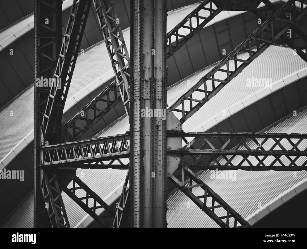 Old and new architecture Banque de photographies et d’images à haute résolution - Alamy