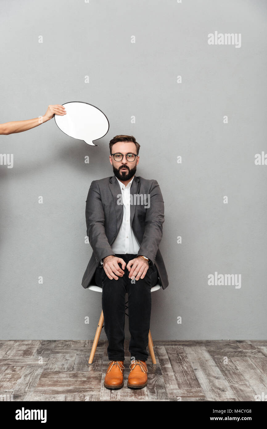Genoux avec les mains sur la tête Banque de photographies et d’images à ...
