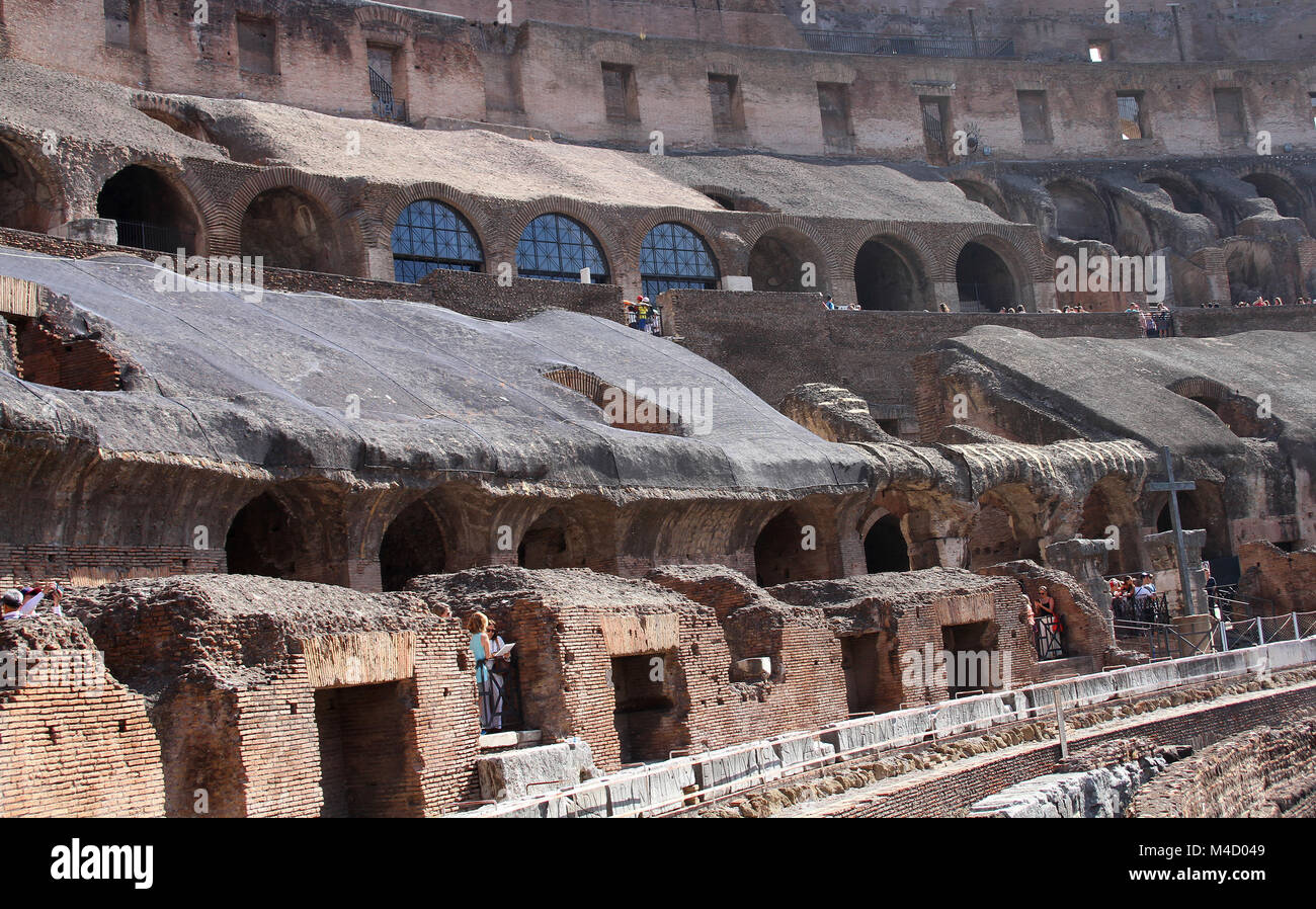 L'intérieur du Colisée, gradins, Rome, Italie Photo Stock - Alamy