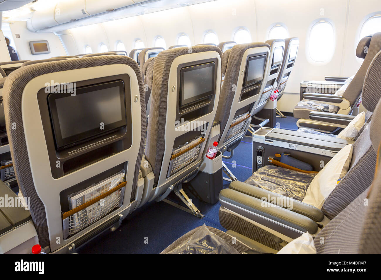 Inside lufthansa airplane Banque de photographies et d’images à haute ...