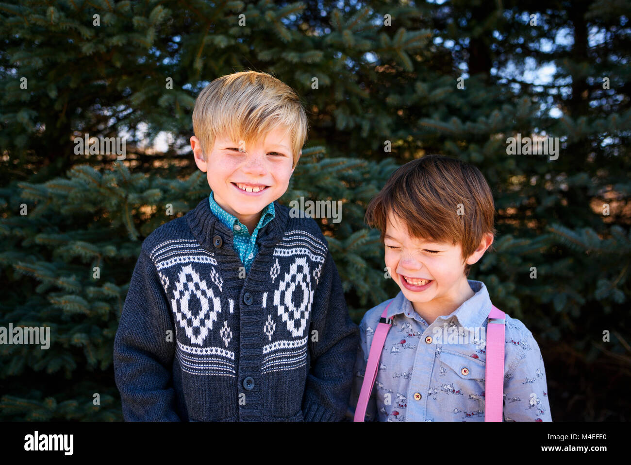 Deux personnes qui rient Banque de photographies et d’images à haute ...