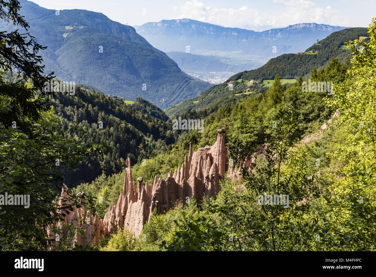Pyramides de la terre rittner Banque de photographies et d’images à ...