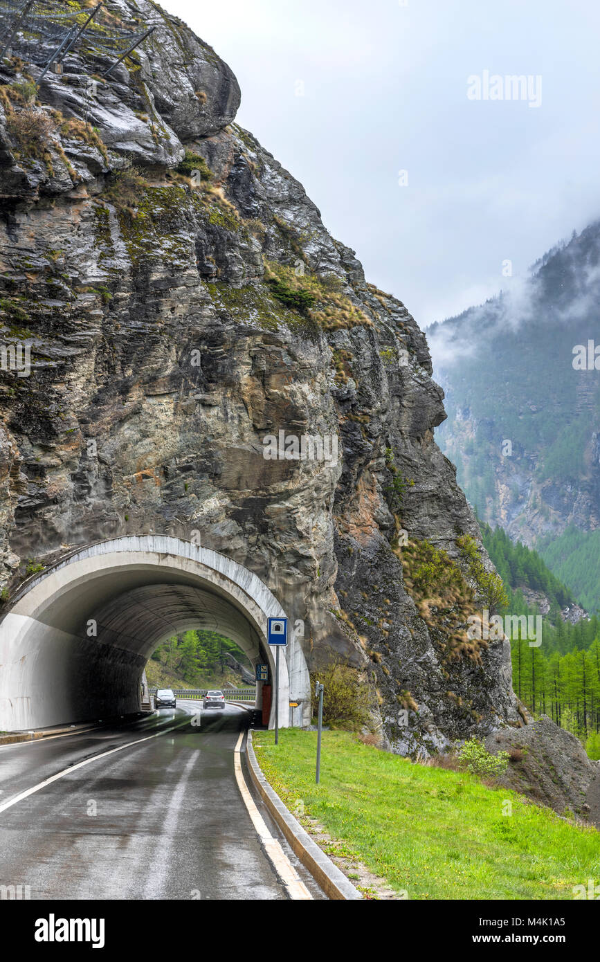 Simplon tunnel Banque de photographies et d’images à haute résolution ...
