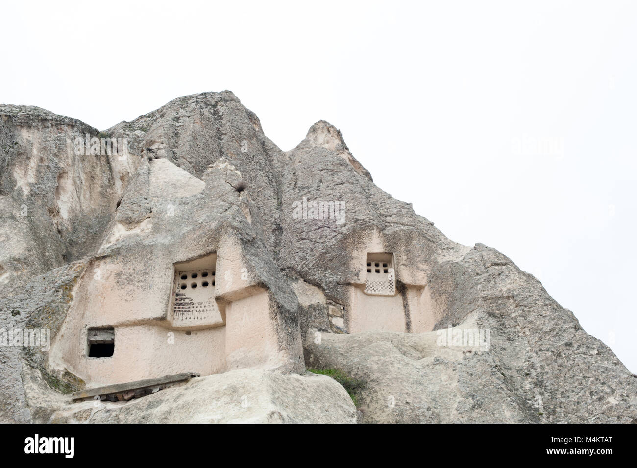 Maisons taillées dans la roche Banque de photographies et d’images à ...