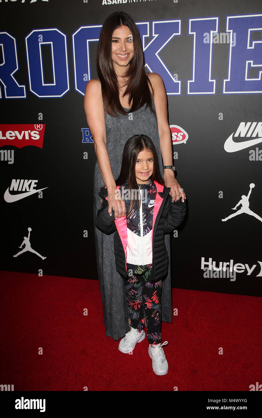 Roselyn sanchez and sebella rose winter Banque de photographies et d ...