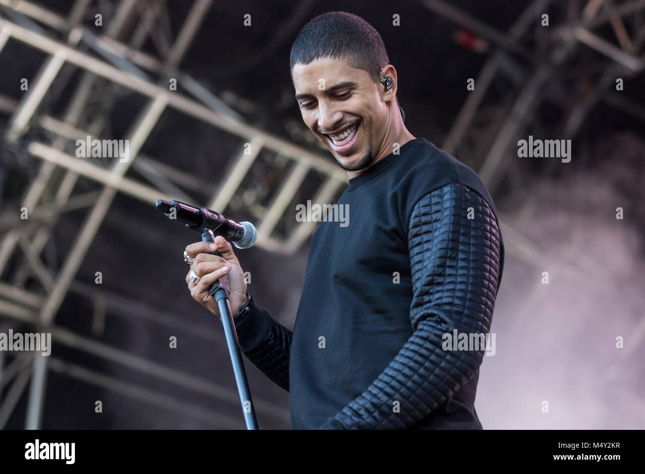 Le chanteur andreas bourani Banque de photographies et d’images à haute résolution - Alamy
