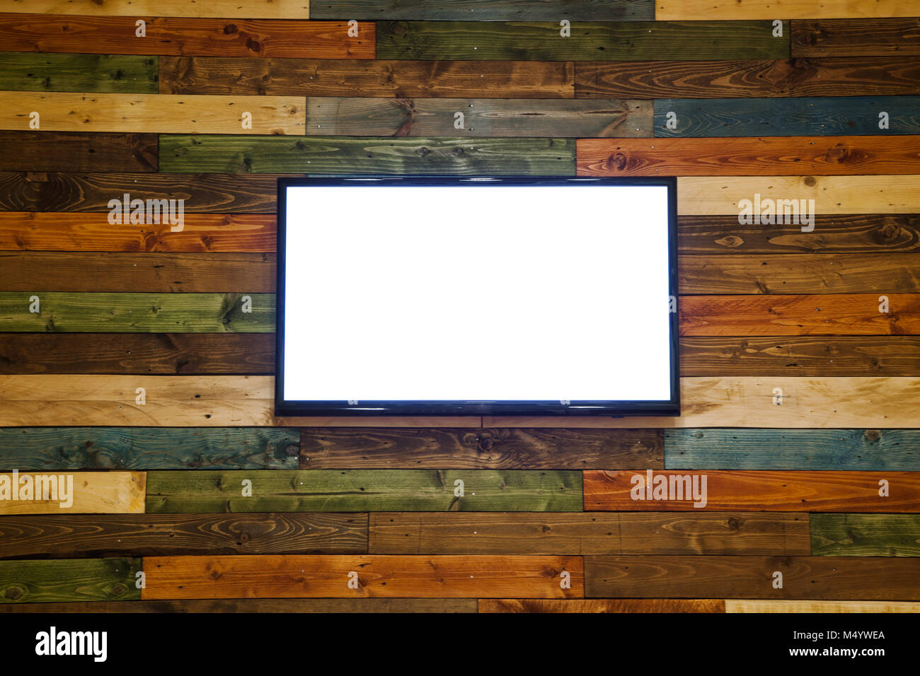 TV Plasma sur le mur en bois de la chambre, TV écran plasma accroché au ...